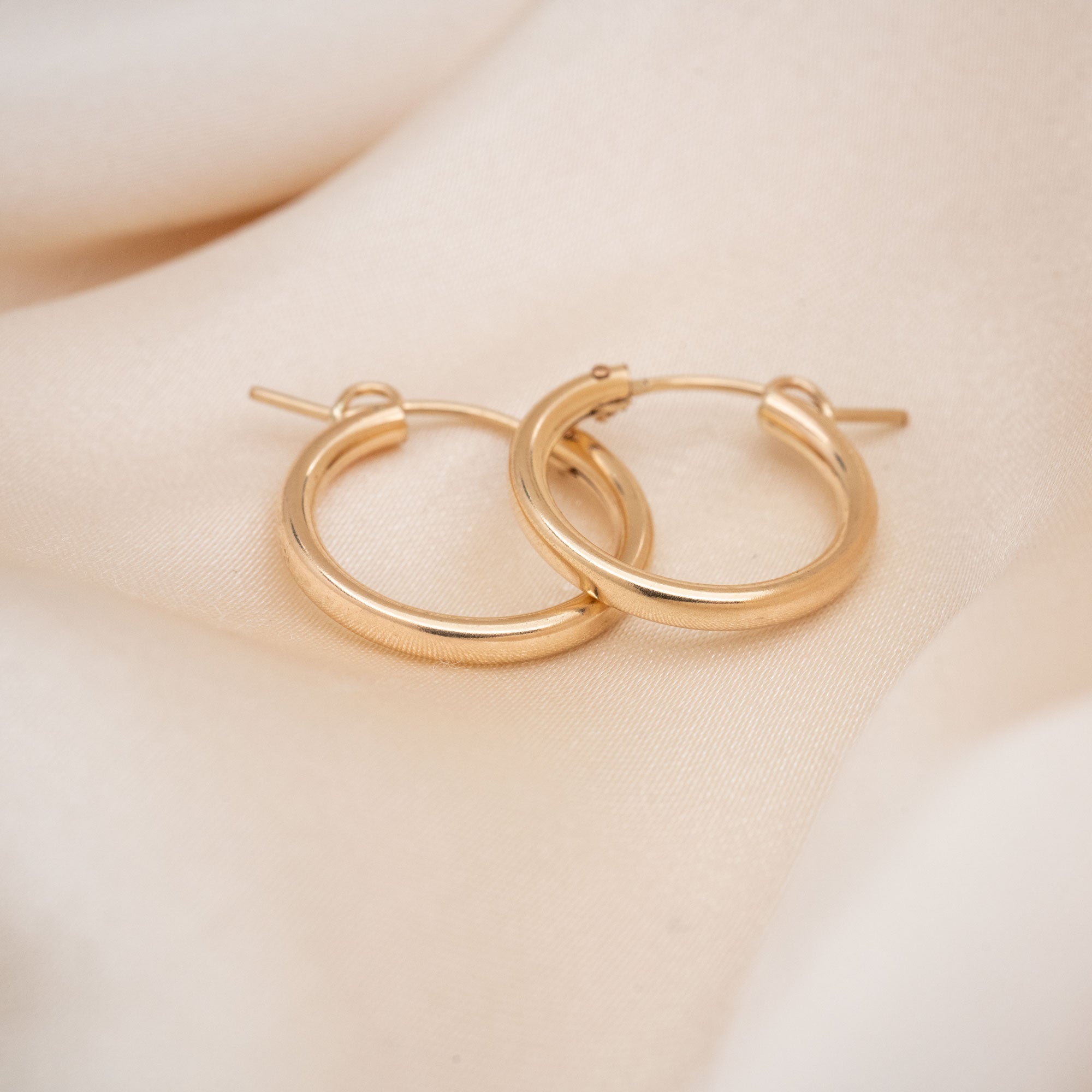 Gold Filled Clasp Hoops – RG